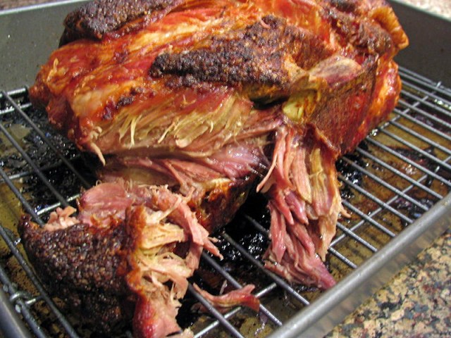 CROWD PLEASING PULLED PORK | Bewitching Kitchen