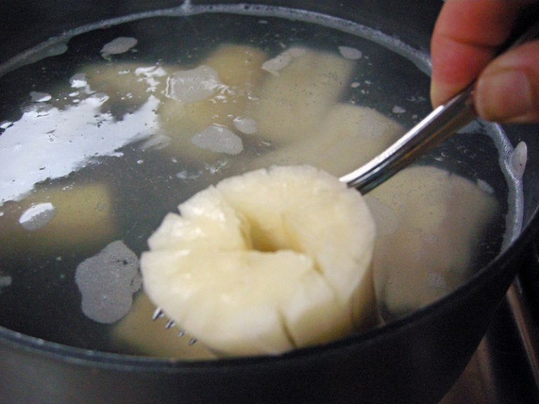 MANDIOCA FRITA 101: FRIED YUCCA ROOT | Bewitching Kitchen