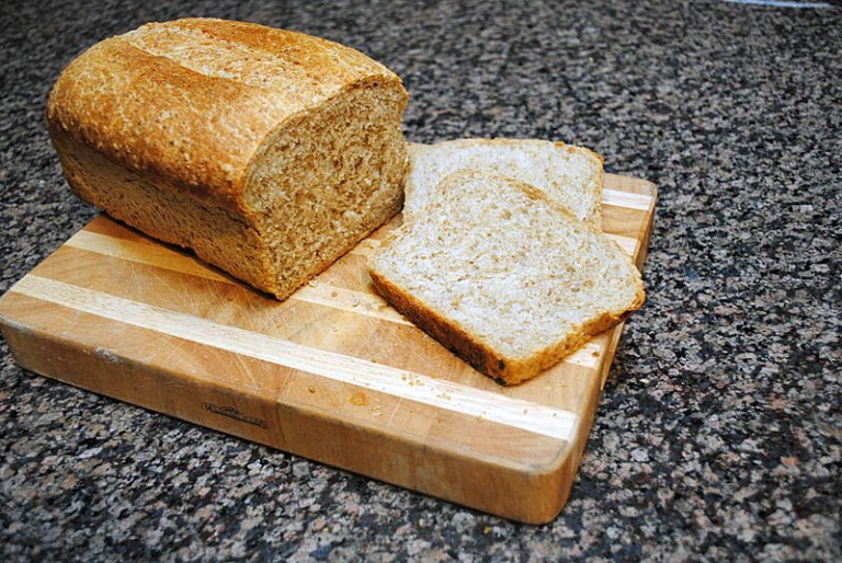 CRACKED-WHEAT SANDWICH BREAD | Bewitching Kitchen