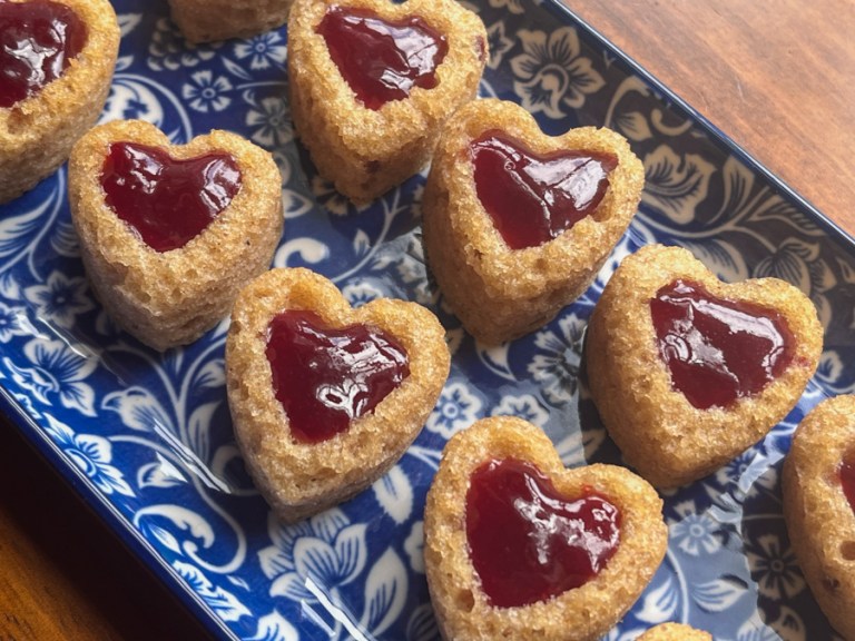 MINI-CAKES, TWO WAYS | Bewitching Kitchen