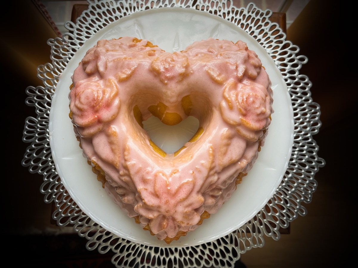 TWO FESTIVE CAKES, PART ONE | Bewitching Kitchen